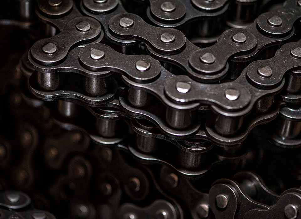 Synthetic Chain Oil | High Temperature Chain Oil from BECHEM